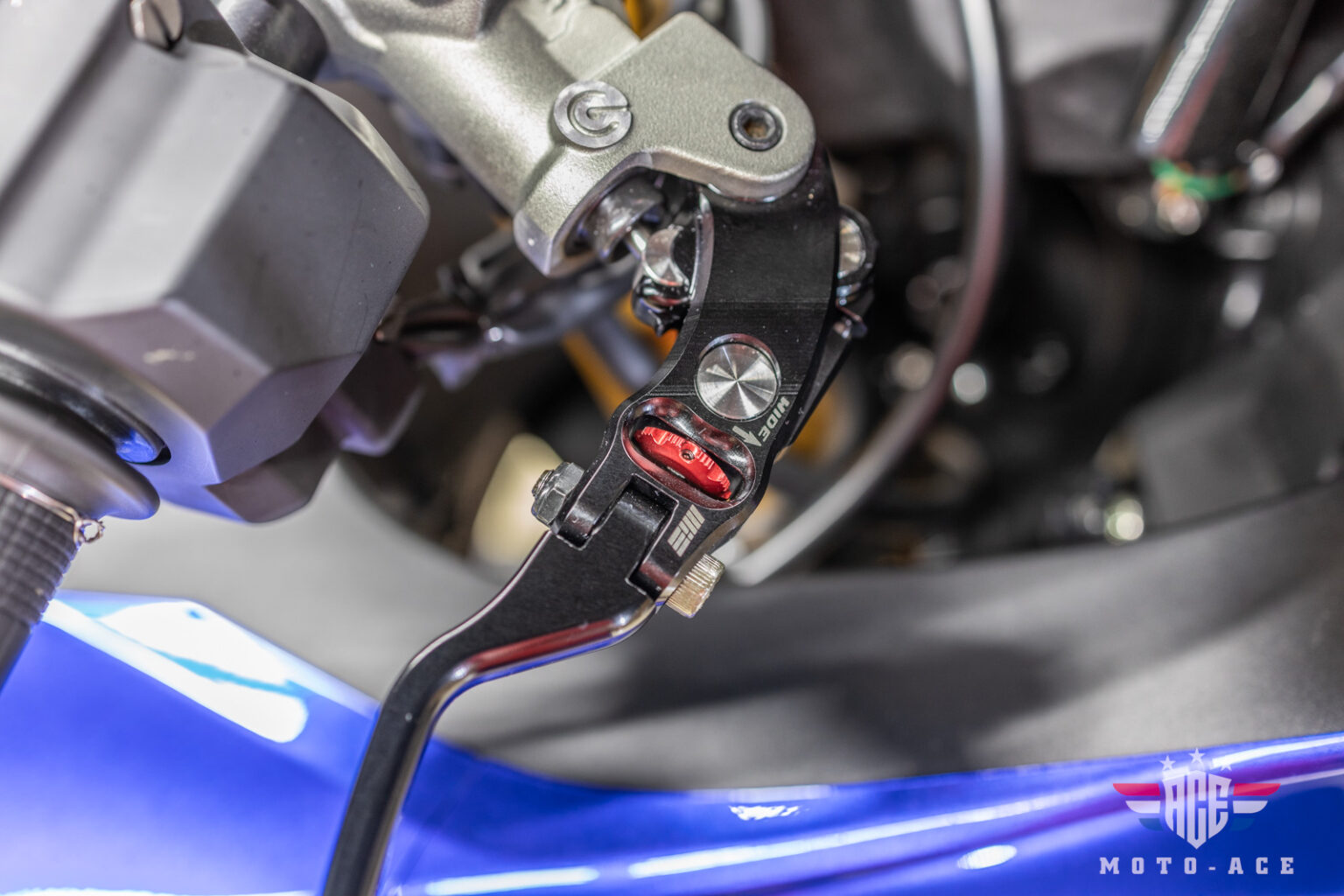 CBR1000RRR(SC82)MIEレーシングレバーの凄い機能！コントロール性抜群！ | MOTO-ACE Blog
